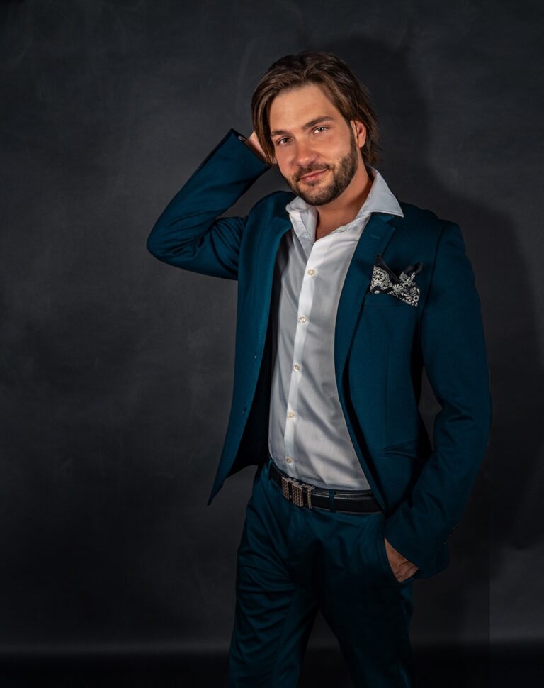Home | Alex Boyer • Magician | Elevate Your Event With Magic